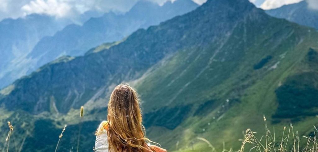 Natural Wonders: The Breathtaking Views of Neuschwanstein Part B – Enchanting Travel